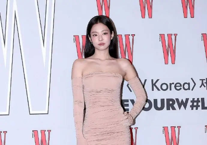 Jennie首次演戏便获表演奖 其角色曾引发尺度争议 | Nestia