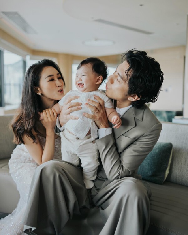 43岁袁伟豪海量童年照曝光！五官复制妈妈 见证强大基因四代如饼印 | Nestia