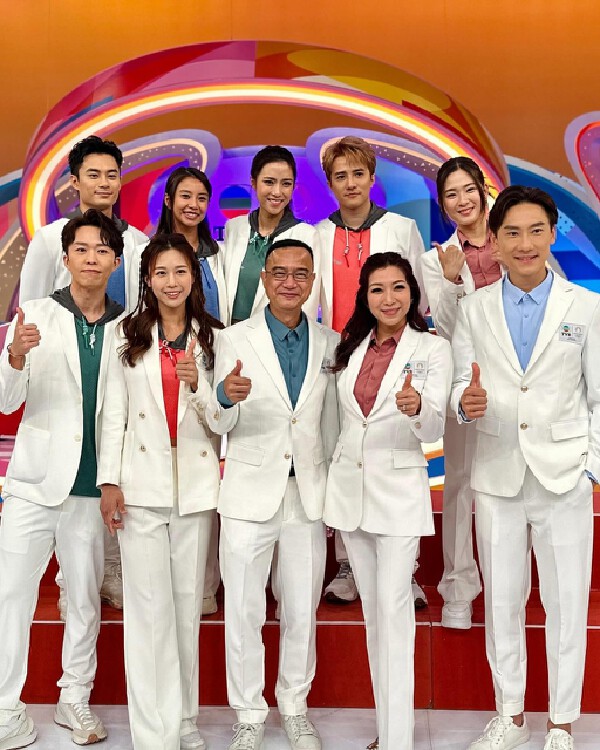 TVB金牌司仪朱凯婷索爆囡囡又攞奖 13岁已亭亭玉立芭蕾舞Look飘仙气 | Nestia