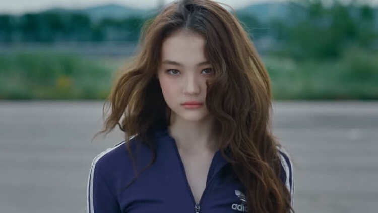 Famous child model Ella Gross to debut as member of K-pop girl group Meovv | Nestia