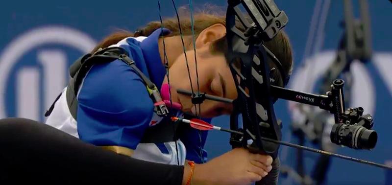 17-year-old Indian armless archer stuns the world with record-breaking ...