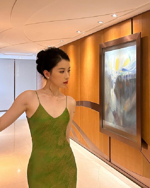 香港小姐2024｜15位候选港姐Ig靓相逐个睇！长腿裸背性感三点式乜都齐 | Nestia