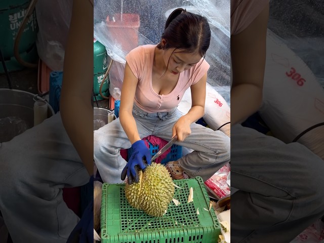 Cute Lady Sells Big Durian Fruit At Night Market - Fruit Cutting Skills | Nestia