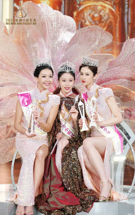 2024港姐冠军拍合照时被亚军压住半边身体！本人回应了 | Nestia