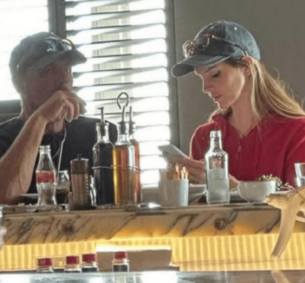 “打雷姐”被曝与男友结婚 恋情今年8月底曝光 | Nestia