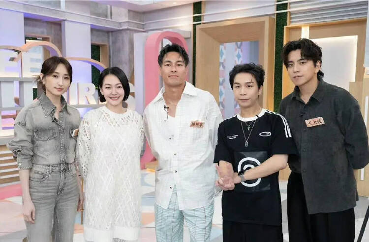 柯佳嬿被杨祐宁爆料私下爱开黄腔 还被小S说“超难访” | Nestia