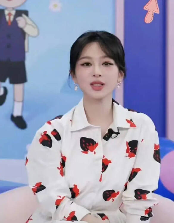 杨紫工作室再次被吐槽！粉丝提出“拒绝丑衣服”等诉求 | Nestia