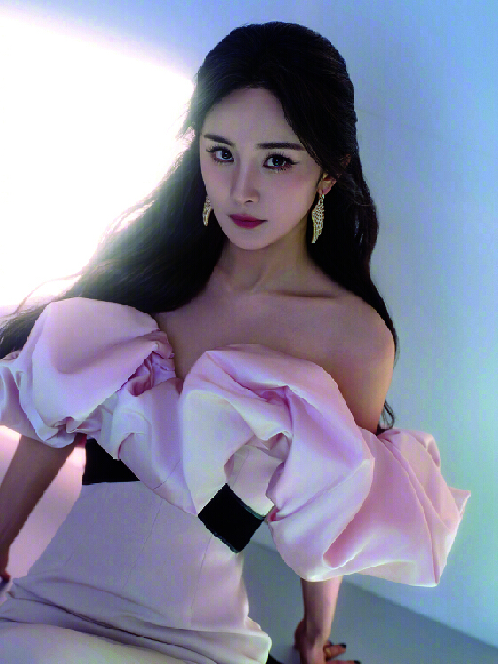 杨幂包场挺宿敌赵丽颖新片 重重内幕曝光 | Nestia