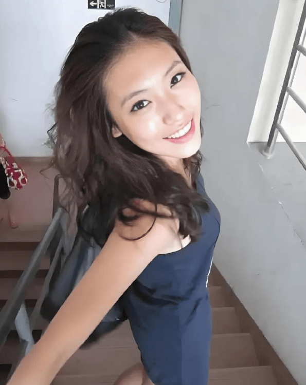 原创 易建联35岁模特娇妻私照曝光，穿超短裙嫩如00后，时尚度爆表！ | Nestia