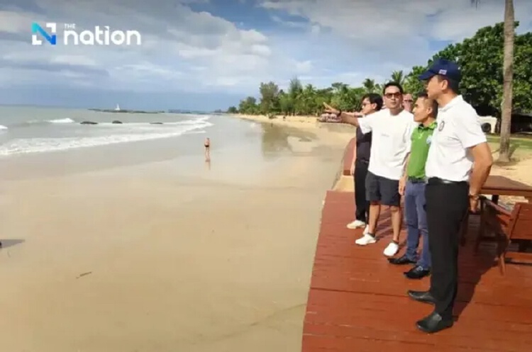 German tourist suffers severe injury after being bitten by a large fish ...