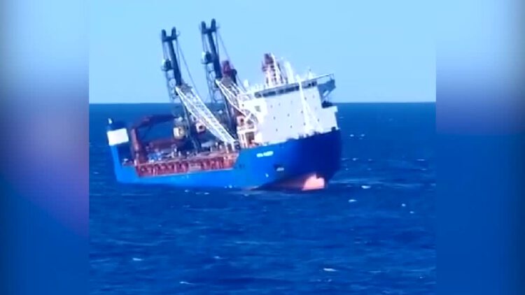 Eyewitness video claims to show sinking russian cargo ship | Nestia