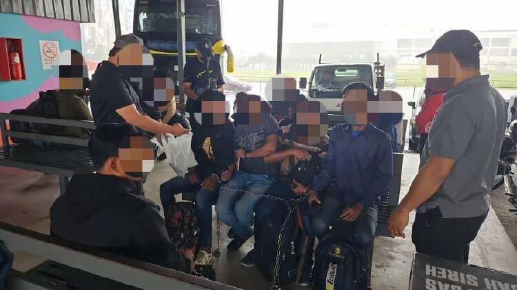 15 illegal immigrants arrested in raid at Kota Baru bus terminal | Nestia