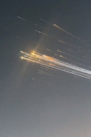 SpaceX explosion caught on camera as Elon Musk Starship launch suffers ...