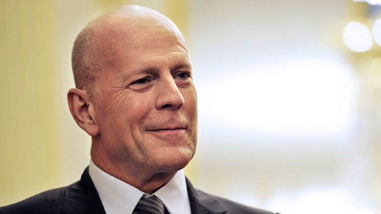 Symptoms of Bruce Willis' rare dementia after star's outing amid LA wildfires | Nestia