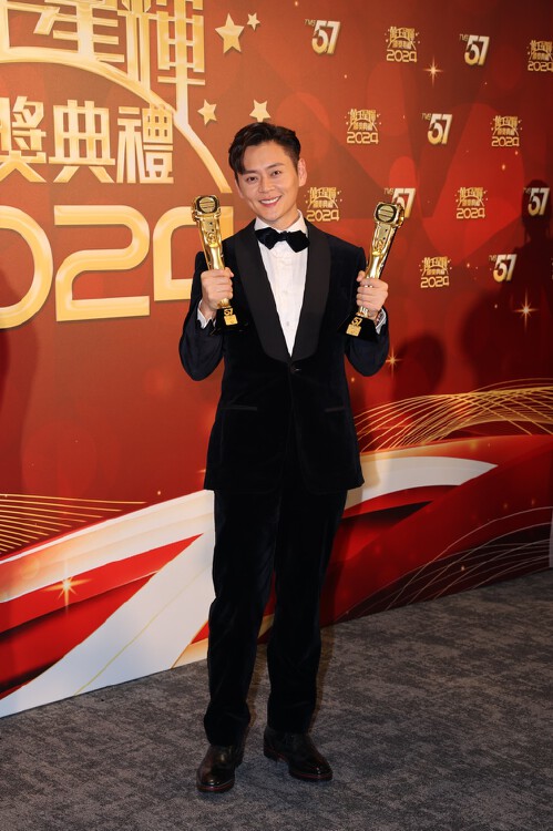 TVB视帝张振朗真面目曝光！女拍档亲热合照全记录 手部移动轨迹成焦点 | Nestia