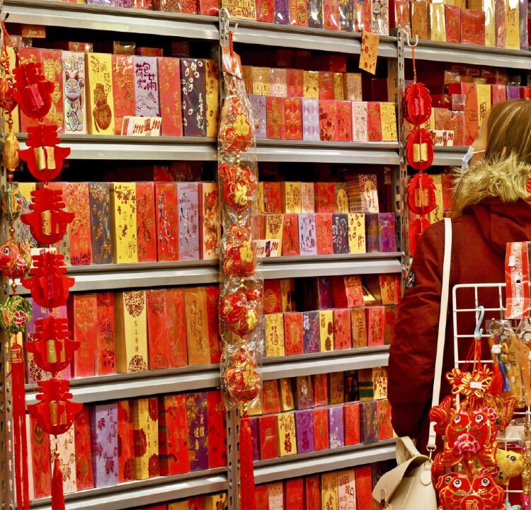 新春搭港铁遇「鎅袋党」 新衫衣袋「哈哈笑」 慈父失4位数字大利是｜Juicy叮 | Nestia