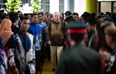 Sultan Nazrin graces opening of Utar Hospital in Kampar | Nestia