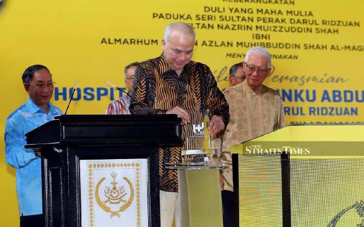 Sultan Nazrin opens UTAR Hospital | Nestia
