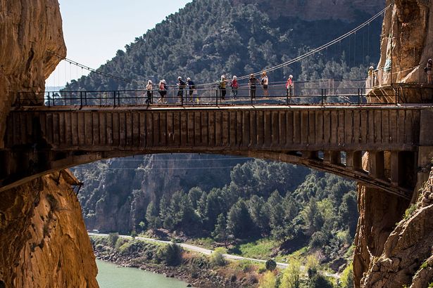 World's 'most dangerous walkway' to get £1m suspension bridge in huge ...