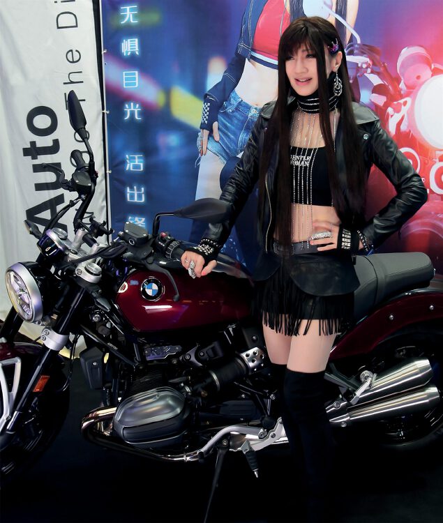 锺洁希《我就是我》专辑发布 AI科技助阵打造创新MV | Nestia