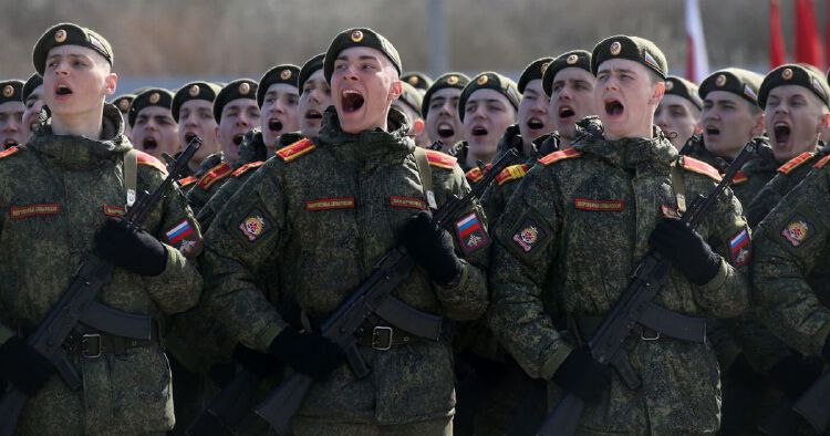 Russian army put on 'high alert' as top military chief issues chilling 'decisive moment' WW3 ...