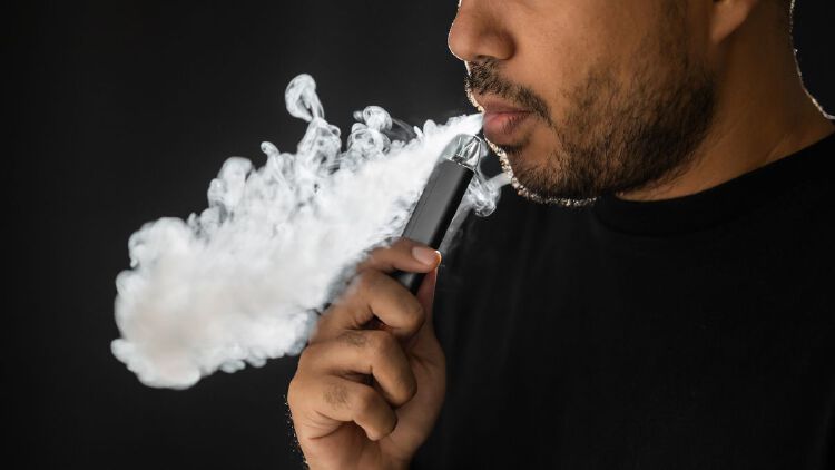 Grim 'vape tongue' phenomenon sparks chilling warning after bombshell e-cigarette report | Nestia