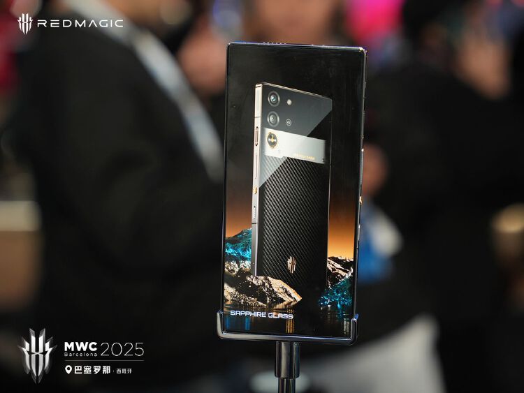 全球首款裸眼3D游戏本亮相MWC 2025，红魔加快全电竞生态布局 | Nestia