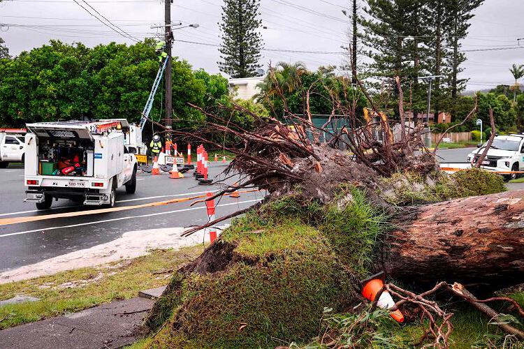 Ex-Cyclone Alfred sparks flood warnings in eastern Australia | Nestia
