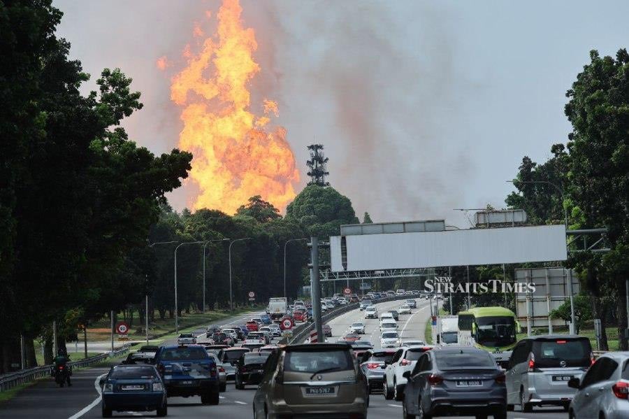 Evacuation underway after massive gas pipeline fire in Putra Heights ...