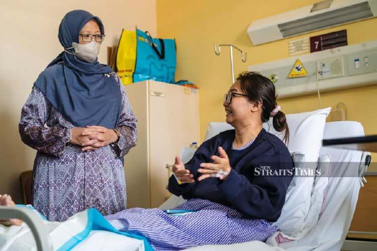 Dr Zaliha visits Putra Heights fire victims at Putrajaya hospital | Nestia