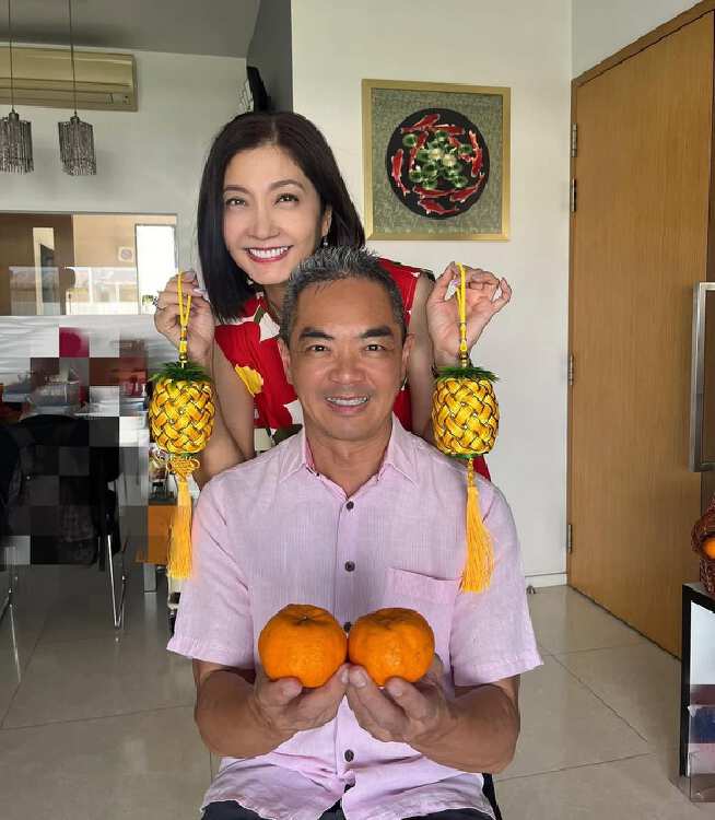 Clip Of Huang Biren’s Husband Hosting Crimewatch In 1998 When He Was In ...