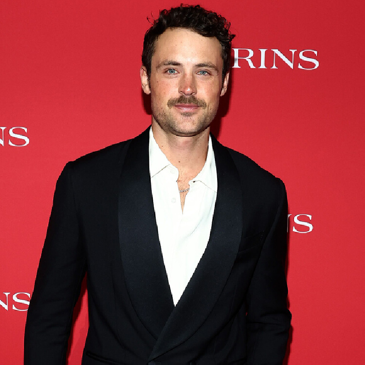 Dylan Efron Saves Two Women From Drowning in Miami | Nestia