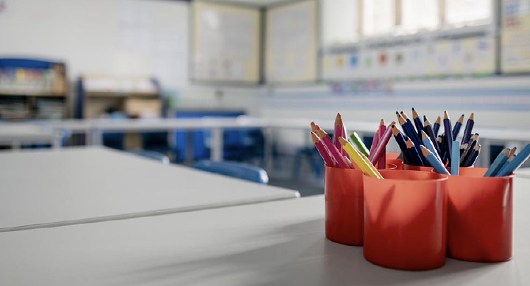 澳洲教师起薪惹热议：本地人嫌低，外国人却眼红（组图） | Nestia