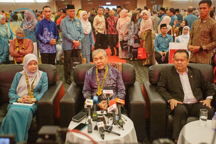 32 Malaysian teachers to serve in UK under global immersion programme | Nestia