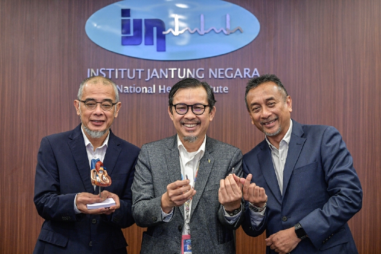 IJN makes history as first in SE Asia to implant dual-chamber wireless pacemaker | Nestia