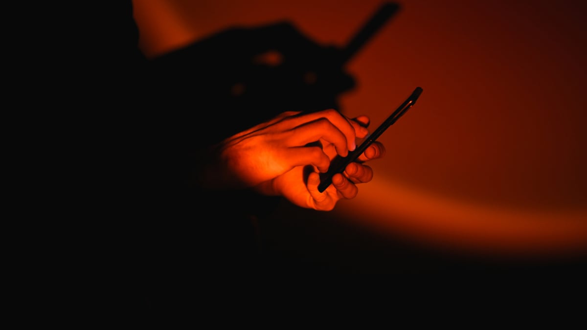 Flirty AI chatbot app leaks 160,000 DM screenshots | Nestia