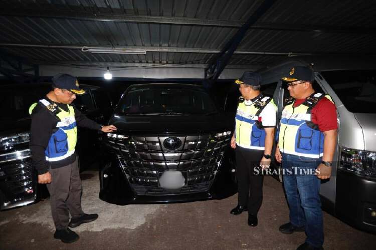 RTD seizes four Singapore-registered vehicles for illegal e-hailing ...